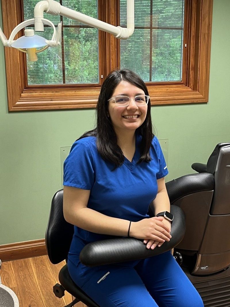 Assisting Team | Dentists in Newburgh, IN 47630